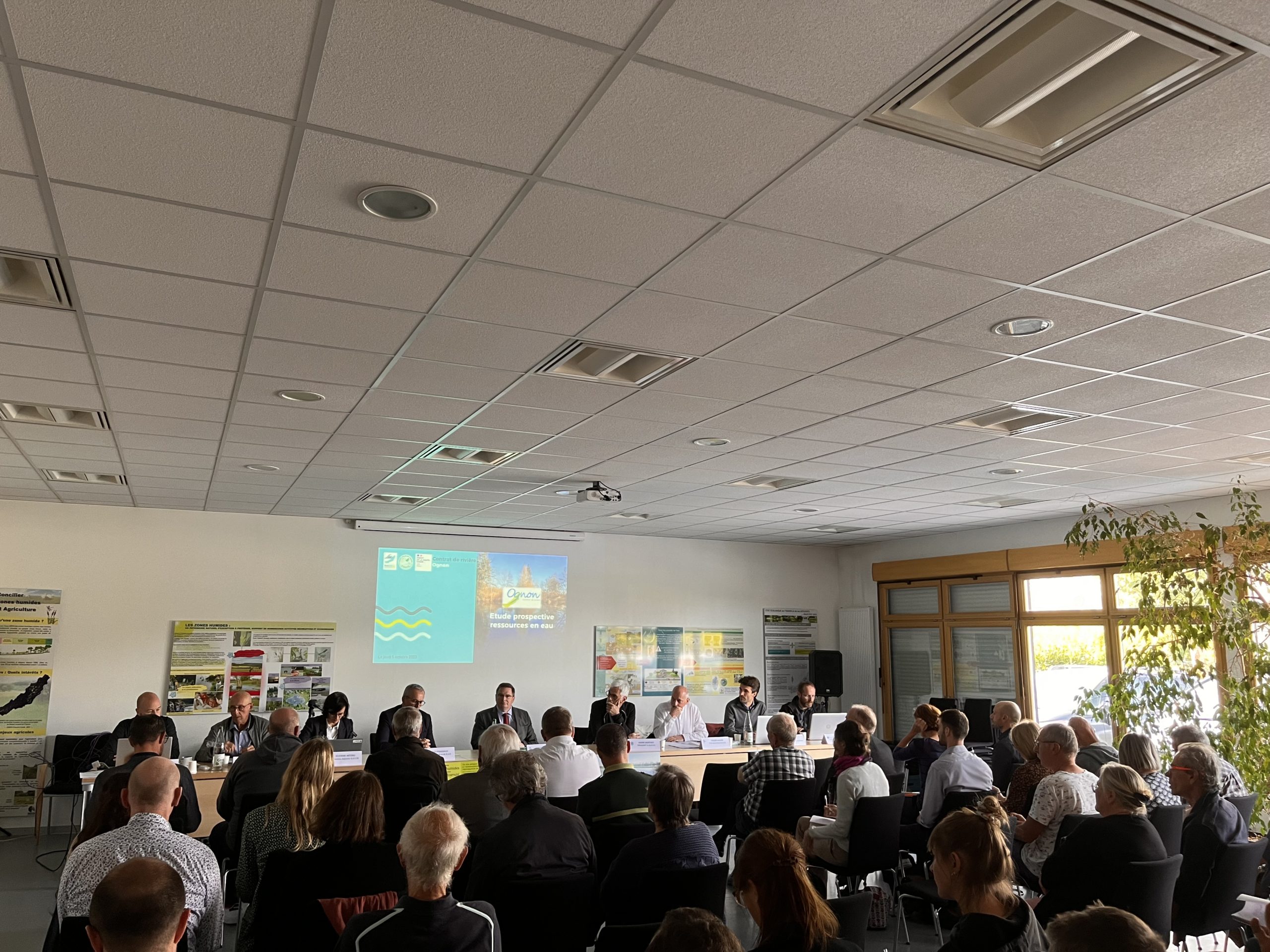 Première réunion concernant l'étude prospective sur la ressource en eau ...